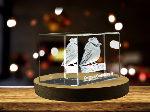 Common Green Magpie Crystal Trophy – AB Crystal Collection